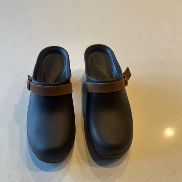 CROCS | Shoes | Crocs Womens Size 8 Brown Clogs With Leather Strap ...